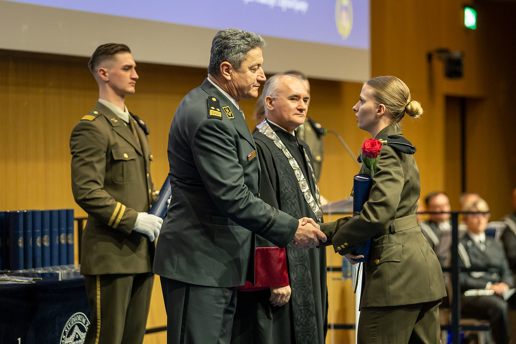 Svečana promocija polaznika sveučilišnih studija Vojno inženjerstvo i ...